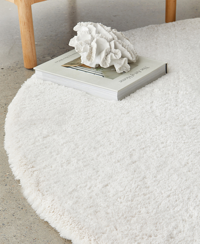 Network Rugs Cream Cleo Ultra Plush Machine Washable Round Rug | Temple ...