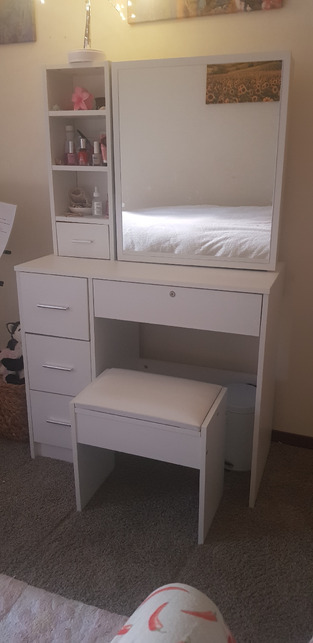 LivingFusion 2 Piece Emily Dressing Table & Stool Set | Temple & Webster