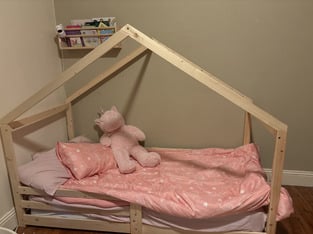 LivingFusion Kids' Yumi Pine Wood House Bed Single | Temple & Webster