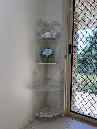 K'sHomewares&Decor Floral 4 Tier Corner Shelf | Temple & Webster