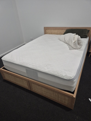 LivingFusion Holly Rattan Platform Bed with Underbed Drawers | Temple ...