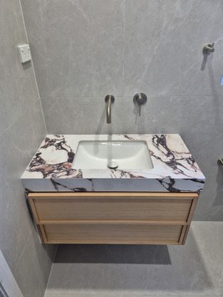 Temple & Webster Viola-Look 900mm Wall-Hung Single Vanity
